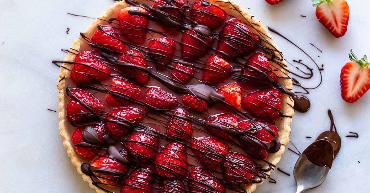 Chocolate Covered Strawberry Tart - Miss Allie's Kitchen